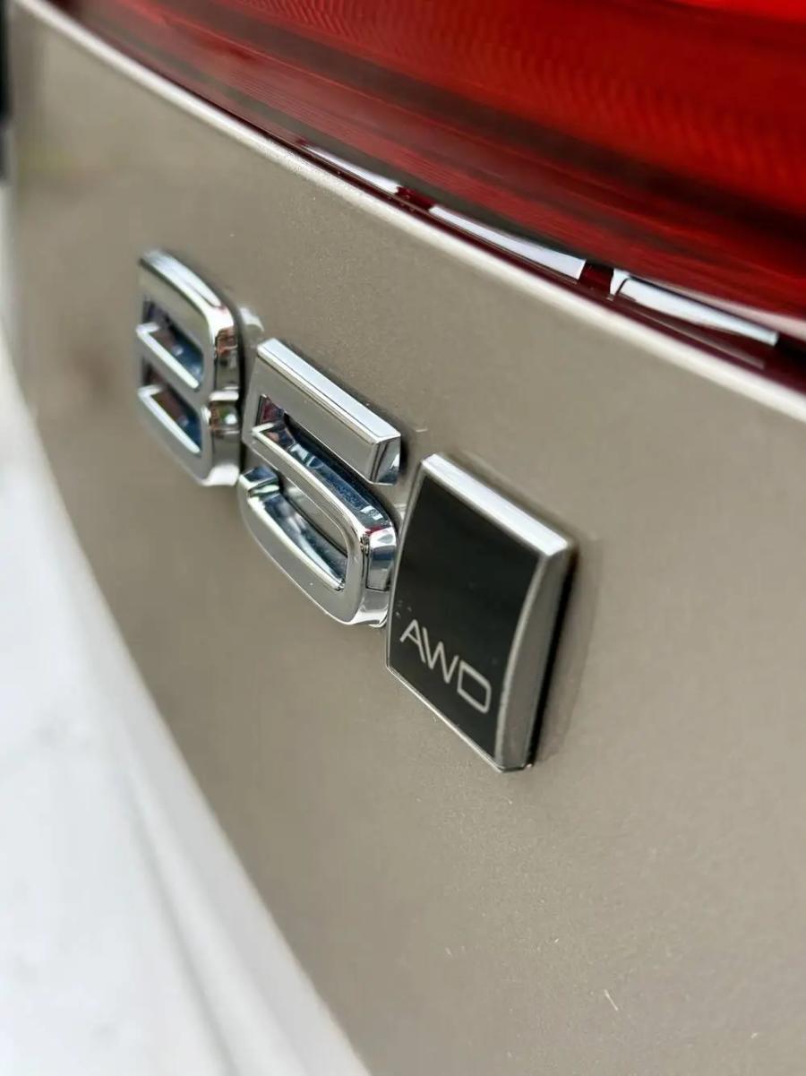Pelēks Volvo XC60 2025 Rīga, ar dzinēja tilpumu 2.00 L un nobraukumu 6 tūkst. km par 38000 €, foto 20 vietnē AUTOMOTO.COM.LV