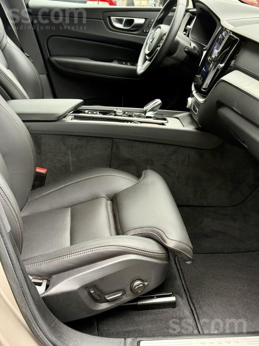 Grey Volvo XC60 2025 in Riga, with an engine capacity of 2.00 L and mileage of 0 thousand km for 38000 €, photo 6 on AUTOMOTO.COM.LV