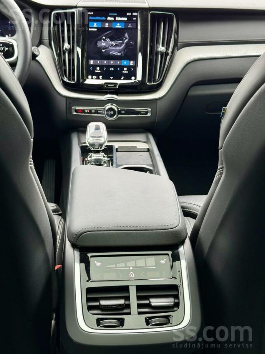 Grey Volvo XC60 2025 in Riga, with an engine capacity of 2.00 L and mileage of 0 thousand km for 38000 €, photo 18 on AUTOMOTO.COM.LV
