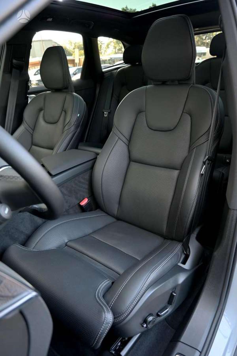 Grey Volvo XC60 2025 in Tallinn, with an engine capacity of 0.00 L and mileage of 18 thousand km for 64900 €, photo 10 on AUTOMOTO.COM.LV