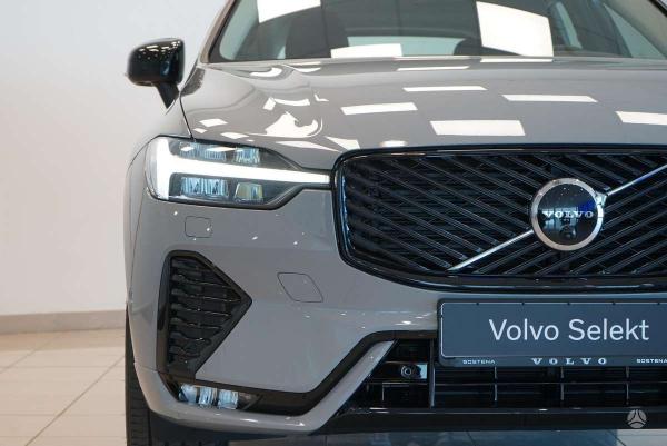 Grey Volvo XC60 2026 in Vilnius, with an engine capacity of 1.97 L and mileage of 10 thousand km for 49500 €, photo 6 on AUTOMOTO.COM.LV