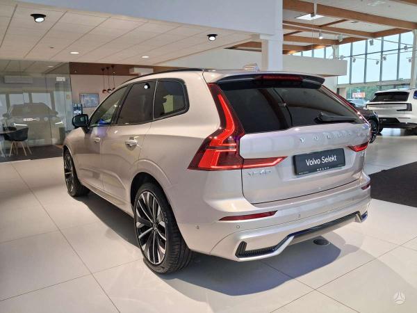 Grey Volvo XC60 2026 in Klaipeda, with an engine capacity of 1.97 L and mileage of 10 thousand km for 54900 €, photo 3 on AUTOMOTO.COM.LV