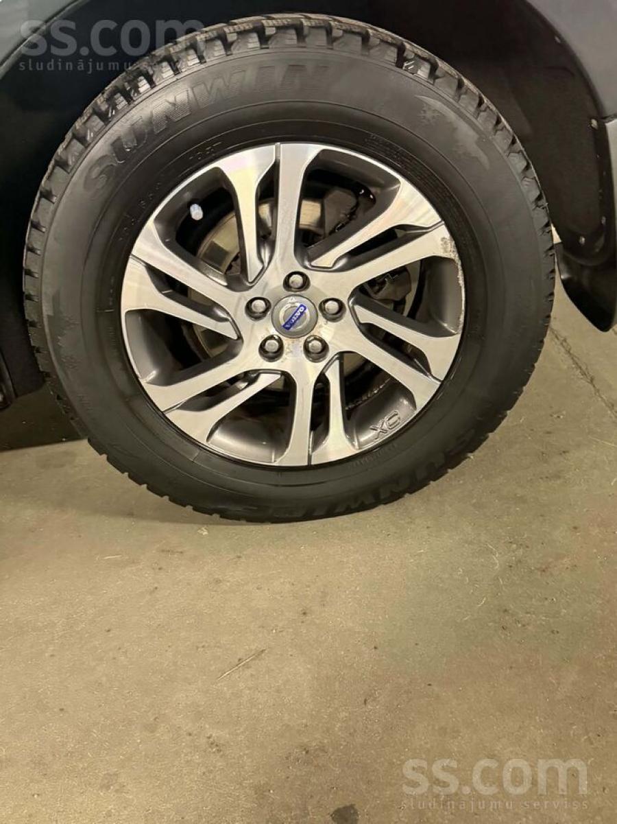 Pelēks Volvo XC60 2010 Rīga, ar dzinēja tilpumu 2.40 L un nobraukumu 275 tūkst. km par 9000 €, foto 8 vietnē AUTOMOTO.COM.LV