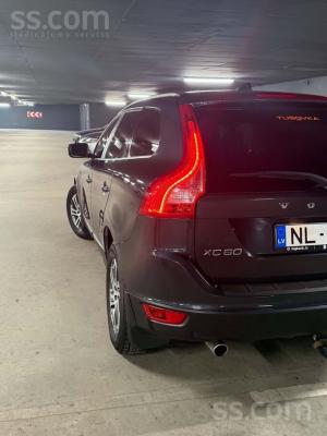 Pelēks Volvo XC60 2010 Rīga, ar dzinēja tilpumu 2.40 L un nobraukumu 275 tūkst. km par 9000 €, foto 14 vietnē AUTOMOTO.COM.LV