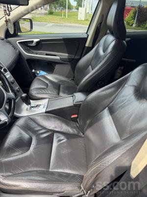 Pelēks Volvo XC60 2011 Rīga, ar dzinēja tilpumu 2.40 L un nobraukumu 372 tūkst. km par 8900 €, foto 6 vietnē AUTOMOTO.COM.LV
