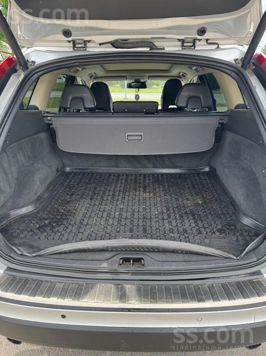 Pelēks Volvo XC60 2011 Rīga, ar dzinēja tilpumu 2.40 L un nobraukumu 372 tūkst. km par 8900 €, foto 10 vietnē AUTOMOTO.COM.LV