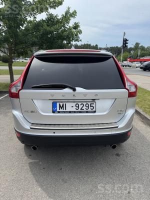 Pelēks Volvo XC60 2011 Rīga, ar dzinēja tilpumu 2.40 L un nobraukumu 372 tūkst. km par 8900 €, foto 12 vietnē AUTOMOTO.COM.LV