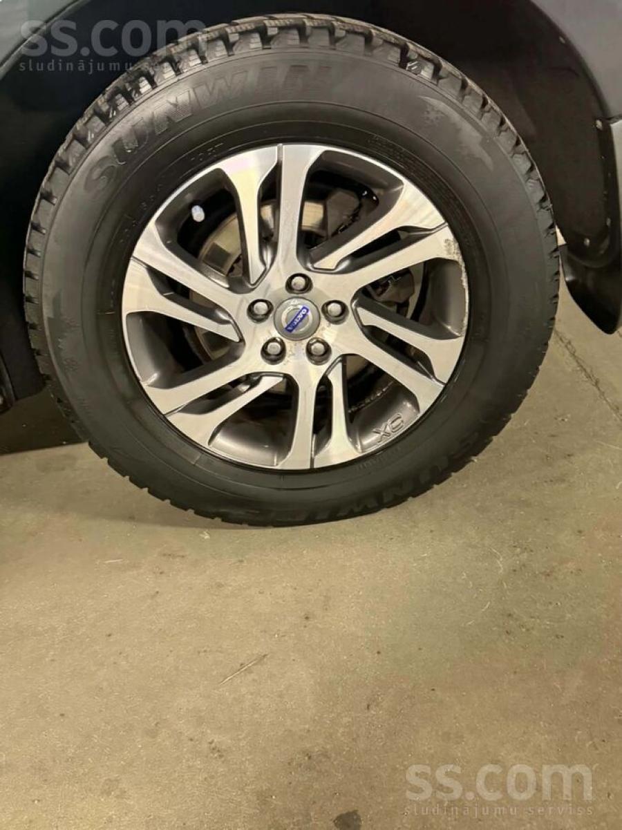 Pelēks Volvo XC60 2011 Rīga, ar dzinēja tilpumu 2.40 L un nobraukumu 275 tūkst. km par 9000 €, foto 3 vietnē AUTOMOTO.COM.LV