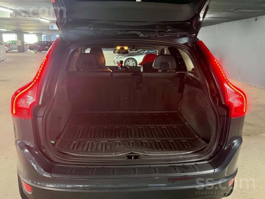 Pelēks Volvo XC60 2011 Rīga, ar dzinēja tilpumu 2.40 L un nobraukumu 275 tūkst. km par 9000 €, foto 8 vietnē AUTOMOTO.COM.LV