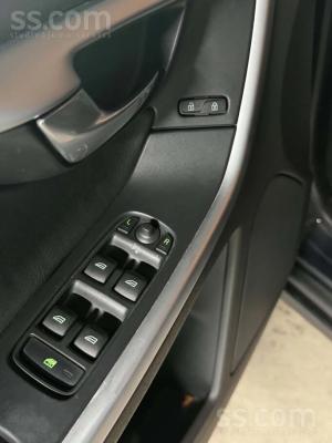 Pelēks Volvo XC60 2011 Rīga, ar dzinēja tilpumu 2.40 L un nobraukumu 275 tūkst. km par 9000 €, foto 13 vietnē AUTOMOTO.COM.LV