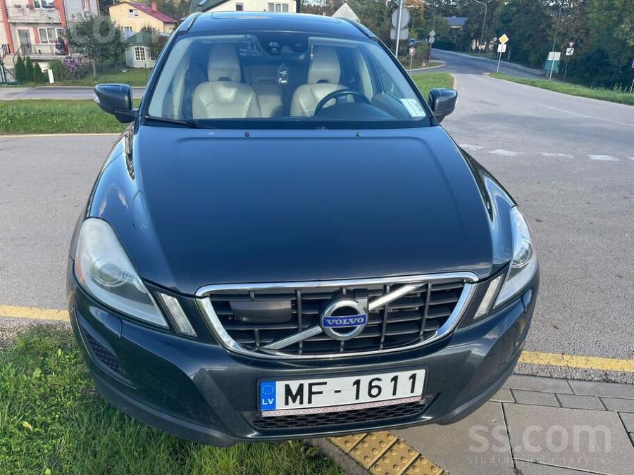 Pelēks Volvo XC60 2011 Ogre, ar dzinēja tilpumu 2.40 L un nobraukumu 370 tūkst. km par 9000 €, foto 1 vietnē AUTOMOTO.COM.LV