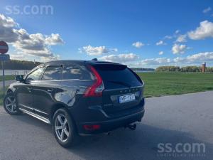 Pelēks Volvo XC60 2011 Ogre, ar dzinēja tilpumu 2.40 L un nobraukumu 370 tūkst. km par 9000 €, foto 3 vietnē AUTOMOTO.COM.LV