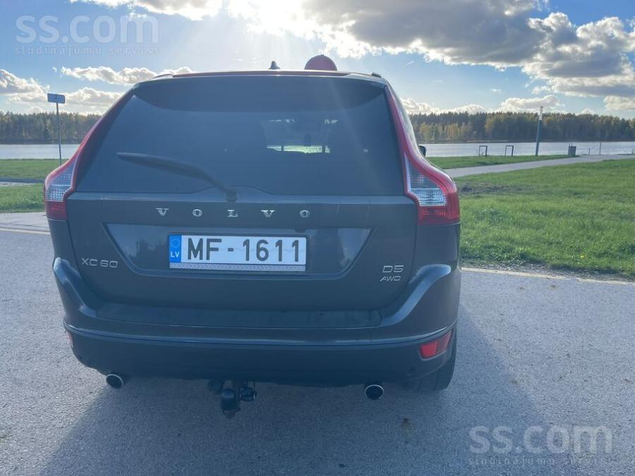 Pelēks Volvo XC60 2011 Ogre, ar dzinēja tilpumu 2.40 L un nobraukumu 370 tūkst. km par 9000 €, foto 4 vietnē AUTOMOTO.COM.LV