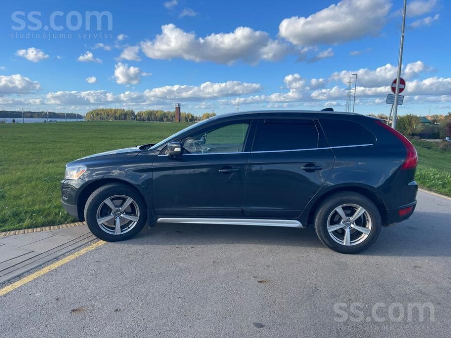 Pelēks Volvo XC60 2011 Ogre, ar dzinēja tilpumu 2.40 L un nobraukumu 370 tūkst. km par 9000 €, foto 5 vietnē AUTOMOTO.COM.LV