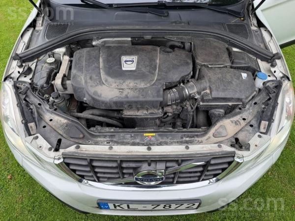 Grey Volvo XC60 2012 in Aizkraukle, with an engine capacity of 2.00 L and mileage of 264 thousand km for 7300 €, photo 7 on AUTOMOTO.COM.LV