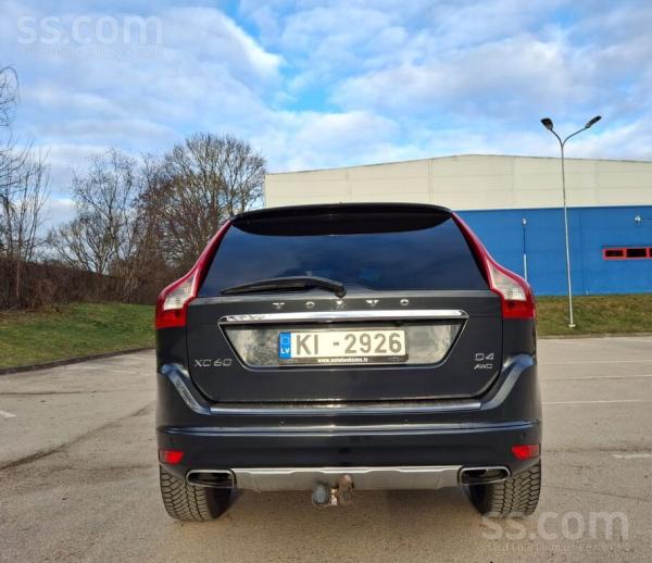 Pelēks Volvo XC60 2013 Ogre, ar dzinēja tilpumu 2.40 L un nobraukumu 323 tūkst. km par 9000 €, foto 3 vietnē AUTOMOTO.COM.LV