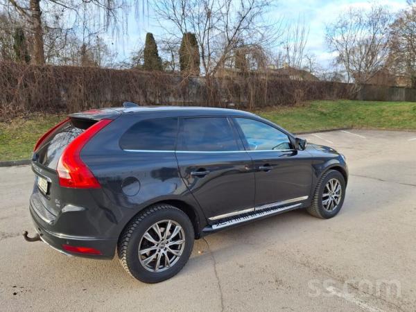 Pelēks Volvo XC60 2013 Ogre, ar dzinēja tilpumu 2.40 L un nobraukumu 323 tūkst. km par 9000 €, foto 6 vietnē AUTOMOTO.COM.LV