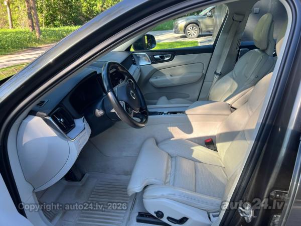Pelēks Volvo XC60 2017 Tallina, ar dzinēja tilpumu 2.00 L un nobraukumu 173 tūkst. km par 25000 €, foto 5 vietnē AUTOMOTO.COM.LV