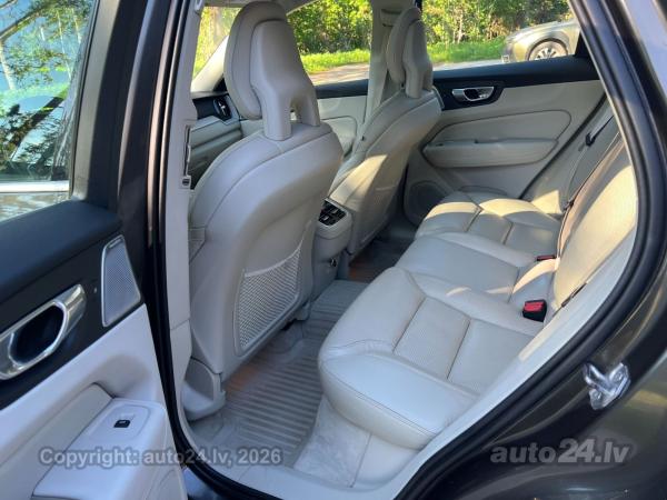 Pelēks Volvo XC60 2017 Tallina, ar dzinēja tilpumu 2.00 L un nobraukumu 173 tūkst. km par 25000 €, foto 10 vietnē AUTOMOTO.COM.LV