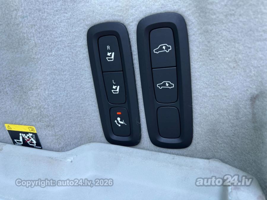 Pelēks Volvo XC60 2017 Tallina, ar dzinēja tilpumu 2.00 L un nobraukumu 173 tūkst. km par 25000 €, foto 13 vietnē AUTOMOTO.COM.LV