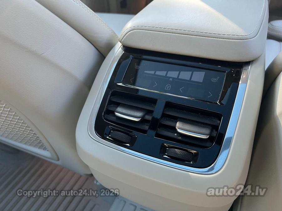 Pelēks Volvo XC60 2017 Tallina, ar dzinēja tilpumu 2.00 L un nobraukumu 173 tūkst. km par 25000 €, foto 14 vietnē AUTOMOTO.COM.LV