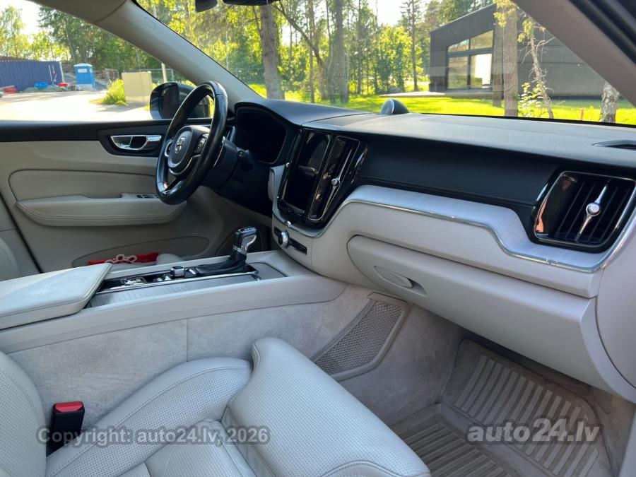 Pelēks Volvo XC60 2017 Tallina, ar dzinēja tilpumu 2.00 L un nobraukumu 173 tūkst. km par 25000 €, foto 15 vietnē AUTOMOTO.COM.LV