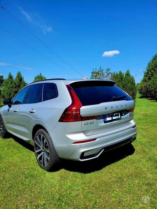 Grey Volvo XC60 2022 in Rokiskis, with an engine capacity of 1.97 L and mileage of 340 thousand km for 21500 €, photo 4 on AUTOMOTO.COM.LV