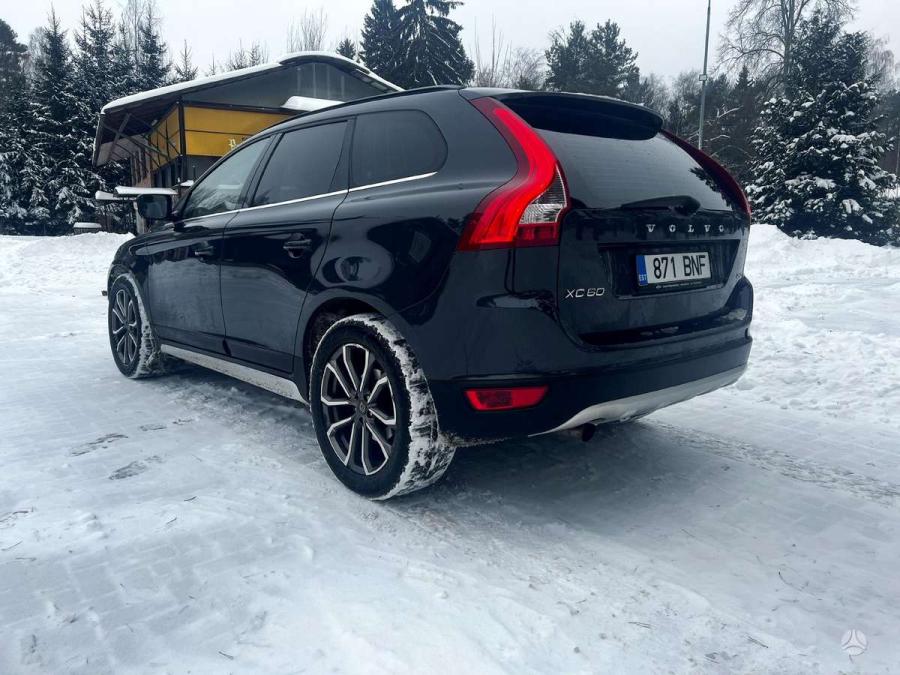 Pelēks Volvo XC60 2010 Šauļi, ar dzinēja tilpumu 2.40 L un nobraukumu 400 tūkst. km par 5999 €, foto 1 vietnē AUTOMOTO.COM.LV
