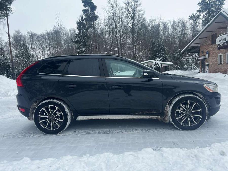 Pelēks Volvo XC60 2010 Šauļi, ar dzinēja tilpumu 2.40 L un nobraukumu 400 tūkst. km par 5999 €, foto 15 vietnē AUTOMOTO.COM.LV