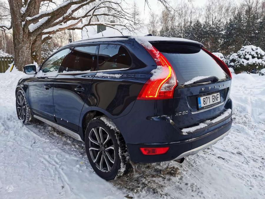 Pelēks Volvo XC60 2010 Šauļi, ar dzinēja tilpumu 2.40 L un nobraukumu 400 tūkst. km par 5999 €, foto 22 vietnē AUTOMOTO.COM.LV