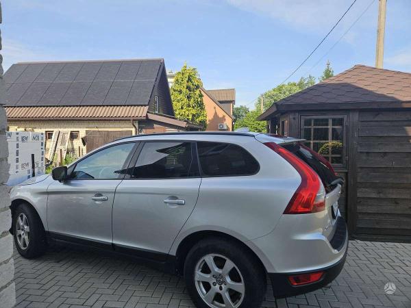Grey Volvo XC60 2010 in Taurage, with an engine capacity of 3.20 L and mileage of 213 thousand km for 6600 €, photo 1 on AUTOMOTO.COM.LV