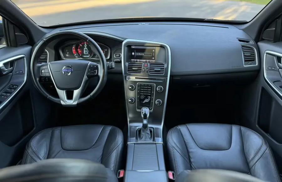 Pelēks Volvo XC60 2013 Jūrmala, ar dzinēja tilpumu 2.00 L un nobraukumu 275 tūkst. km par 10850 €, foto 12 vietnē AUTOMOTO.COM.LV