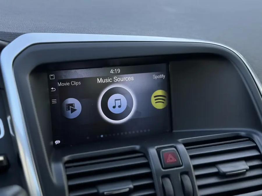Pelēks Volvo XC60 2013 Jūrmala, ar dzinēja tilpumu 2.00 L un nobraukumu 275 tūkst. km par 10850 €, foto 16 vietnē AUTOMOTO.COM.LV
