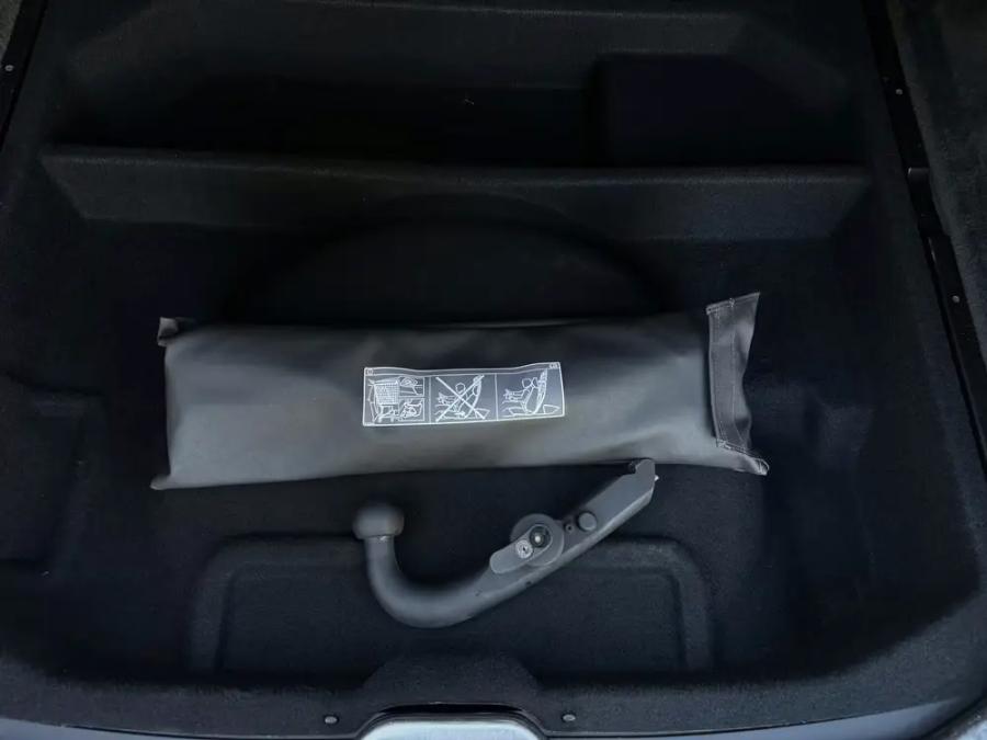 Pelēks Volvo XC60 2013 Jūrmala, ar dzinēja tilpumu 2.00 L un nobraukumu 275 tūkst. km par 10850 €, foto 22 vietnē AUTOMOTO.COM.LV