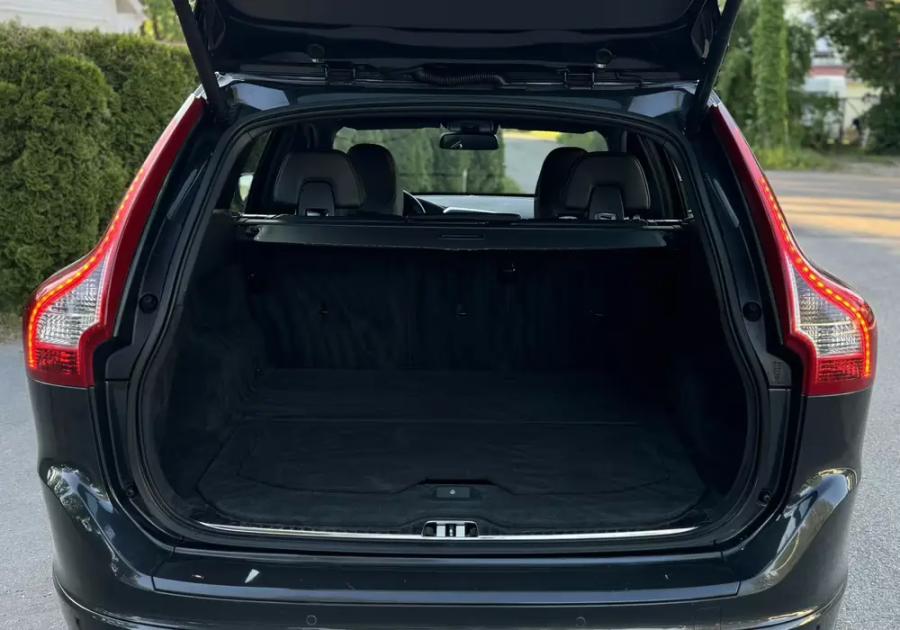 Pelēks Volvo XC60 2013 Jūrmala, ar dzinēja tilpumu 2.00 L un nobraukumu 275 tūkst. km par 10850 €, foto 23 vietnē AUTOMOTO.COM.LV