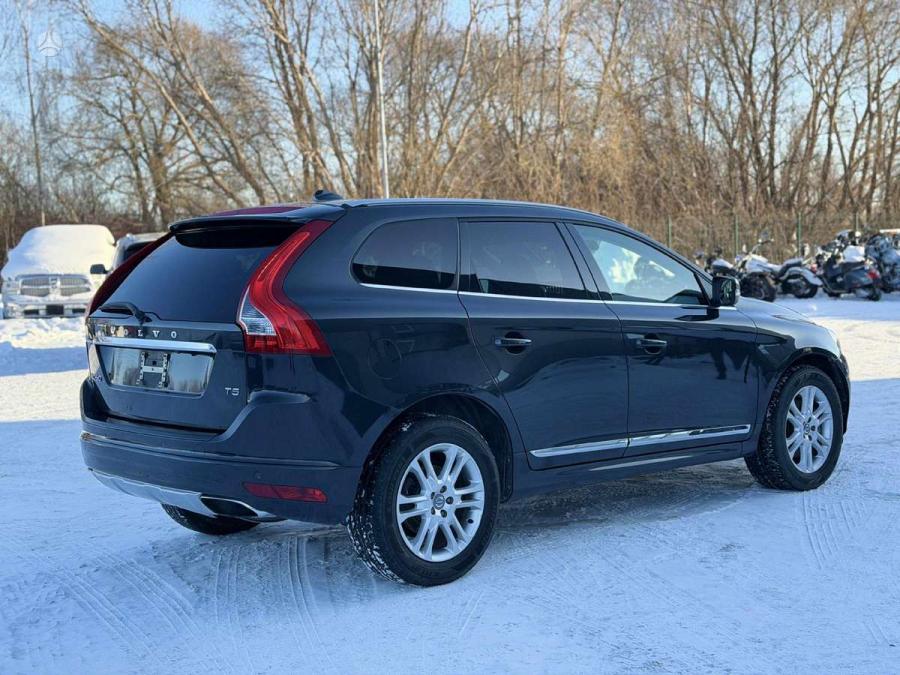 Grey Volvo XC60 2015 in Klaipeda, with an engine capacity of 2.00 L and mileage of 240 thousand km for 6400 €, photo 11 on AUTOMOTO.COM.LV