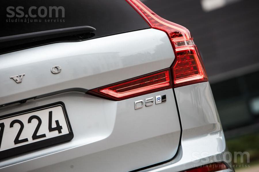 Grey Volvo XC60 2018 in Jelgava, with an engine capacity of 2.00 L and mileage of 0 thousand km for 22590 €, photo 12 on AUTOMOTO.COM.LV