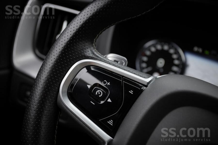 Grey Volvo XC60 2018 in Jelgava, with an engine capacity of 2.00 L and mileage of 0 thousand km for 22590 €, photo 30 on AUTOMOTO.COM.LV
