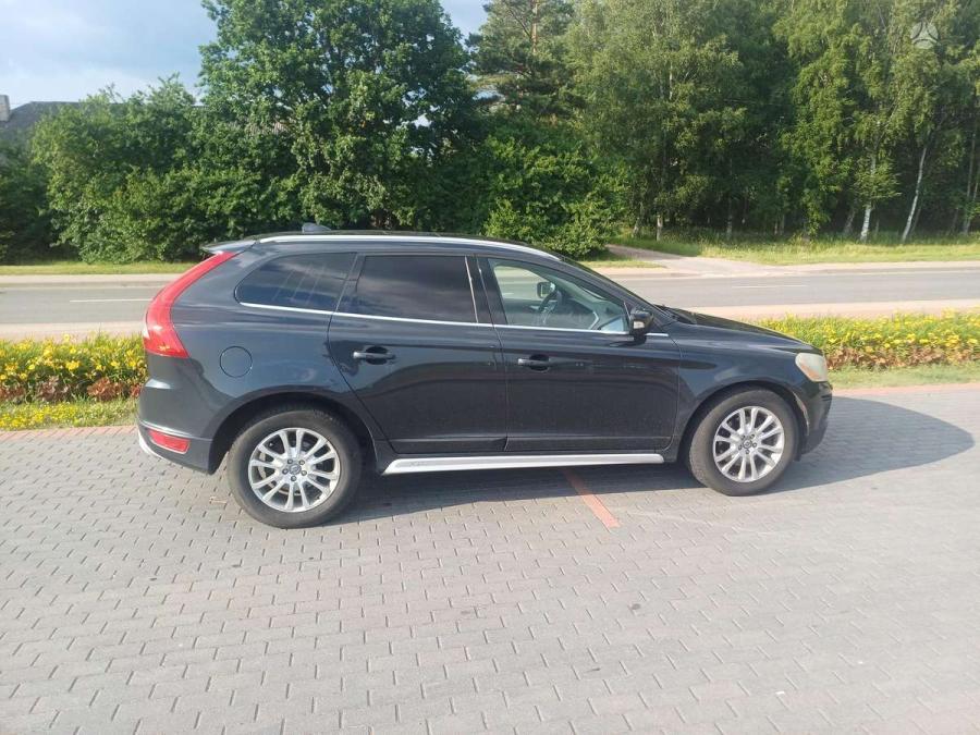 Pelēks Volvo XC60 2010 Raseiniai, ar dzinēja tilpumu 2.40 L un nobraukumu 375 tūkst. km par 5100 €, foto 11 vietnē AUTOMOTO.COM.LV