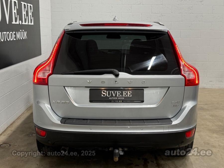Grey Volvo XC60 2009 in Tallinn, with an engine capacity of 2.40 L and mileage of 241 thousand km for 7995 €, photo 6 on AUTOMOTO.COM.LV