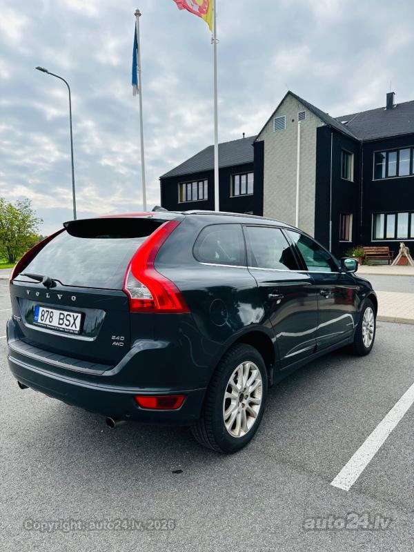 Pelēks Volvo XC60 2009 Pērnava, ar dzinēja tilpumu 2.40 L un nobraukumu 0 tūkst. km par 6000 €, foto 5 vietnē AUTOMOTO.COM.LV