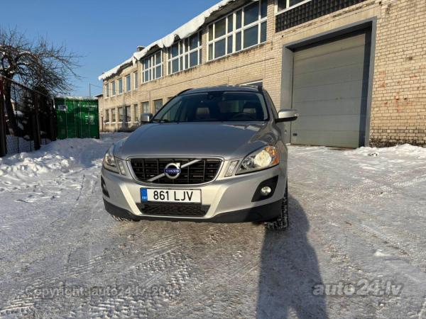 Grey Volvo XC60 2010 in Paide, with an engine capacity of 2.40 L and mileage of 302 thousand km for 8600 €, photo 1 on AUTOMOTO.COM.LV