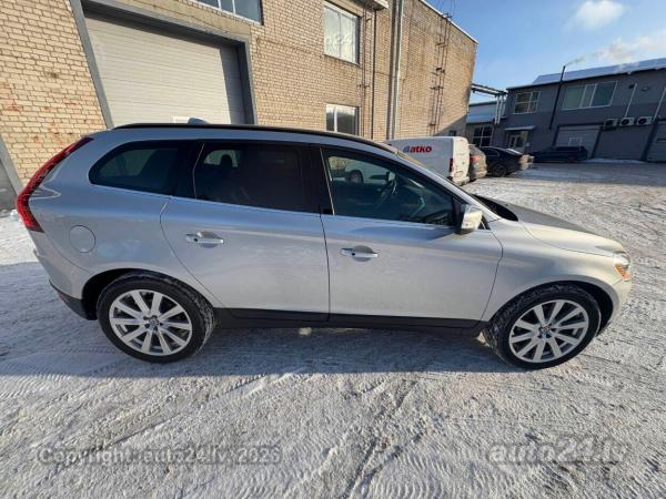 Grey Volvo XC60 2010 in Paide, with an engine capacity of 2.40 L and mileage of 302 thousand km for 8600 €, photo 4 on AUTOMOTO.COM.LV