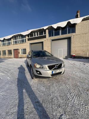 Pelēks Volvo XC60 2010 Paide, ar dzinēja tilpumu 2.40 L un nobraukumu 302 tūkst. km par 8600 €, foto 5 vietnē AUTOMOTO.COM.LV