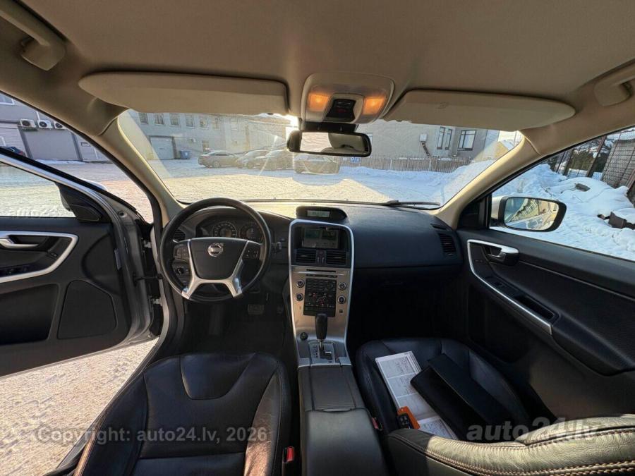 Pelēks Volvo XC60 2010 Paide, ar dzinēja tilpumu 2.40 L un nobraukumu 302 tūkst. km par 8600 €, foto 8 vietnē AUTOMOTO.COM.LV