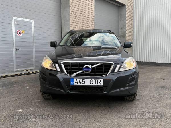 Pelēks Volvo XC60 2010 Paide, ar dzinēja tilpumu 2.00 L un nobraukumu 267 tūkst. km par 7600 €, foto 2 vietnē AUTOMOTO.COM.LV