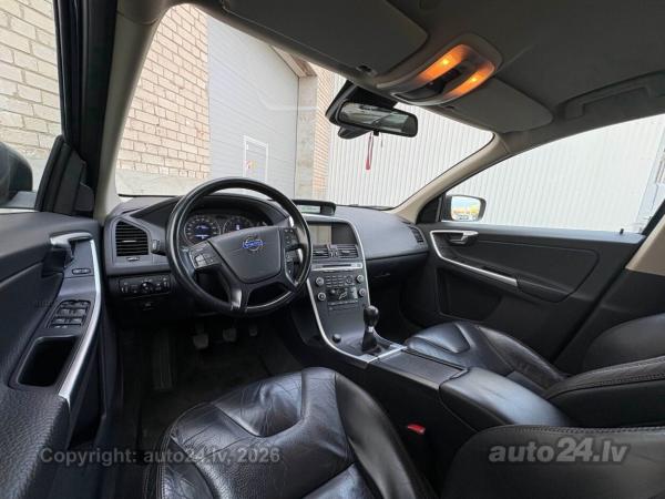 Pelēks Volvo XC60 2010 Paide, ar dzinēja tilpumu 2.00 L un nobraukumu 267 tūkst. km par 7600 €, foto 9 vietnē AUTOMOTO.COM.LV