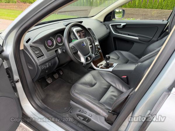 Pelēks Volvo XC60 2010 Tallina, ar dzinēja tilpumu 2.40 L un nobraukumu 275 tūkst. km par 8990 €, foto 6 vietnē AUTOMOTO.COM.LV