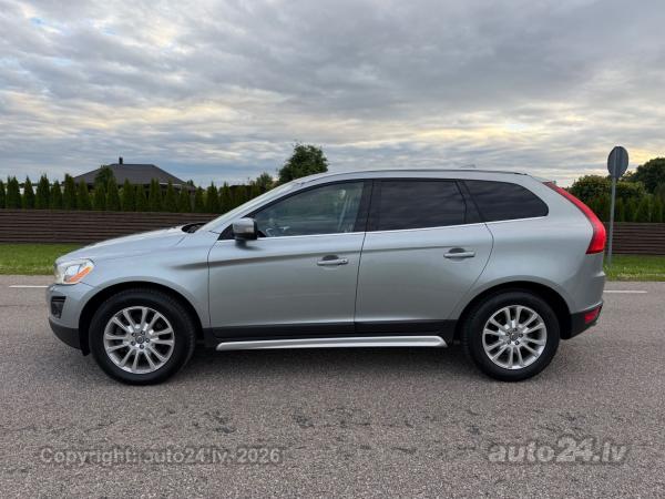 Pelēks Volvo XC60 2010 Tallina, ar dzinēja tilpumu 2.40 L un nobraukumu 275 tūkst. km par 8990 €, foto 10 vietnē AUTOMOTO.COM.LV