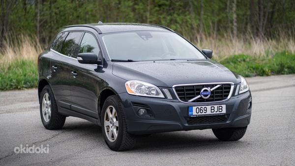 Grey Volvo XC60 2010 in Tallinn, with an engine capacity of 2.40 L and mileage of 303 thousand km for 6500 €, photo 1 on AUTOMOTO.COM.LV